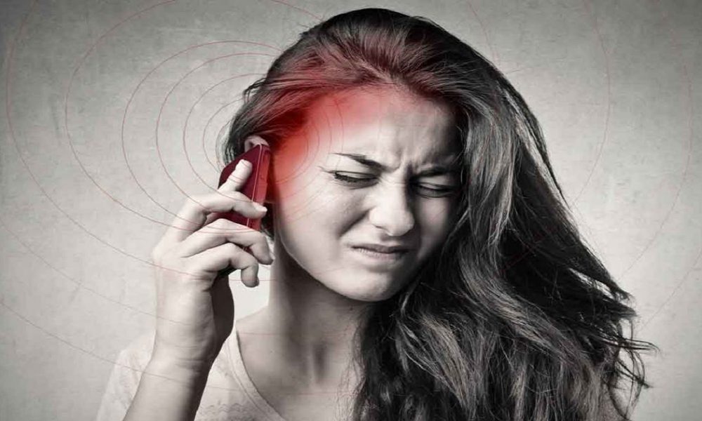 Using Cell Phones For Long Time May Affect On Your Brain Activity ...